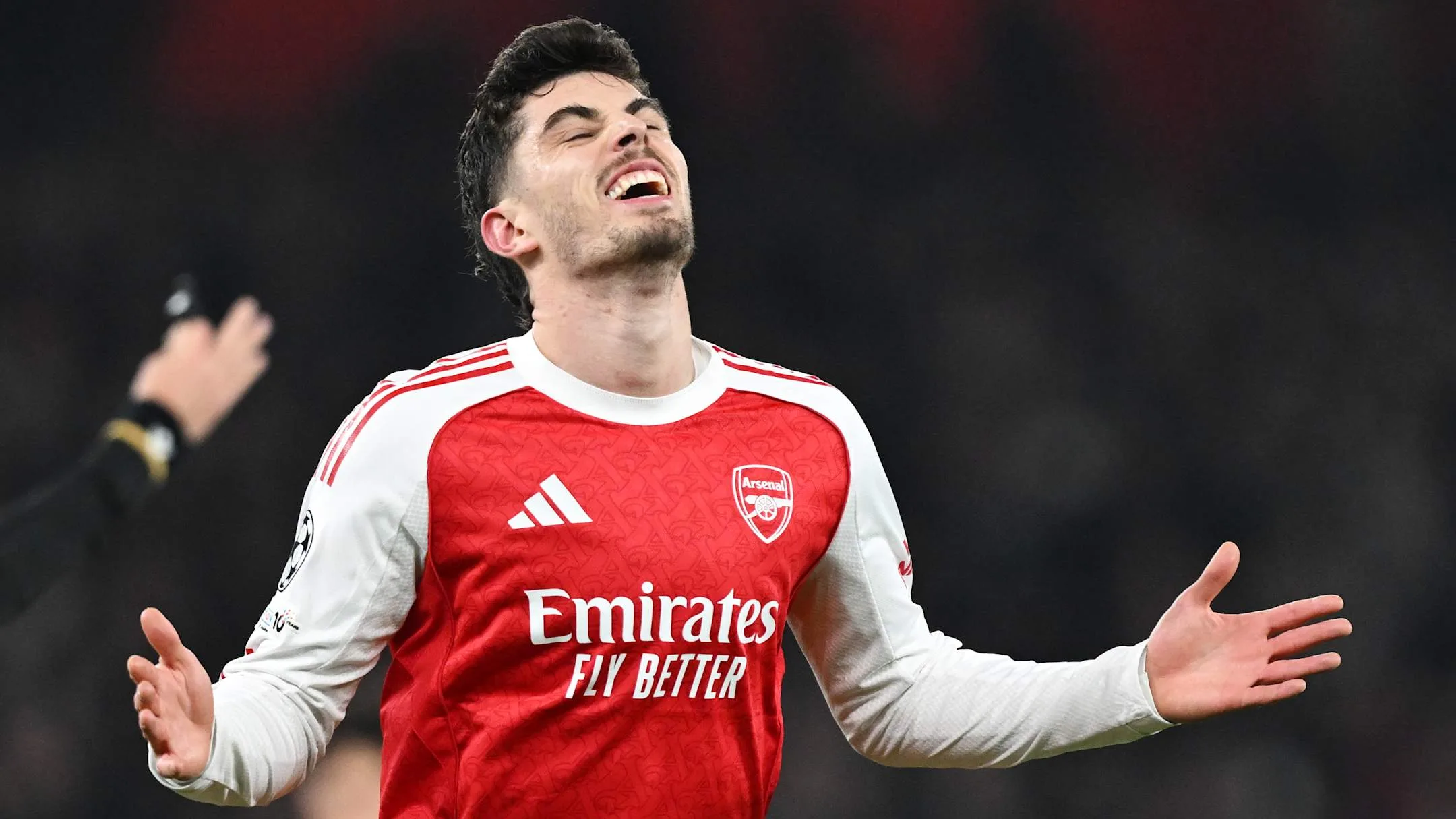 Arteta’s personal touch: the family pictures that won Calafiori to ...